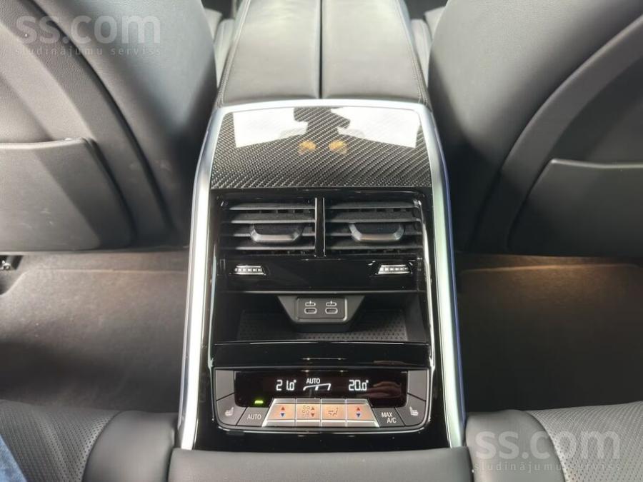Black BMW 850 2023 in Riga, with an engine capacity of 4.40 L and mileage of 41 thousand km for 75990 €, photo 10 on AUTOMOTO.COM.LV