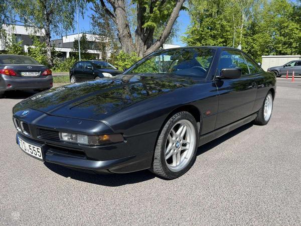 Grey BMW 850 1990 in Vilnius, with an engine capacity of 4.99 L and mileage of 135 thousand km for 27100 €, photo 1 on AUTOMOTO.COM.LV