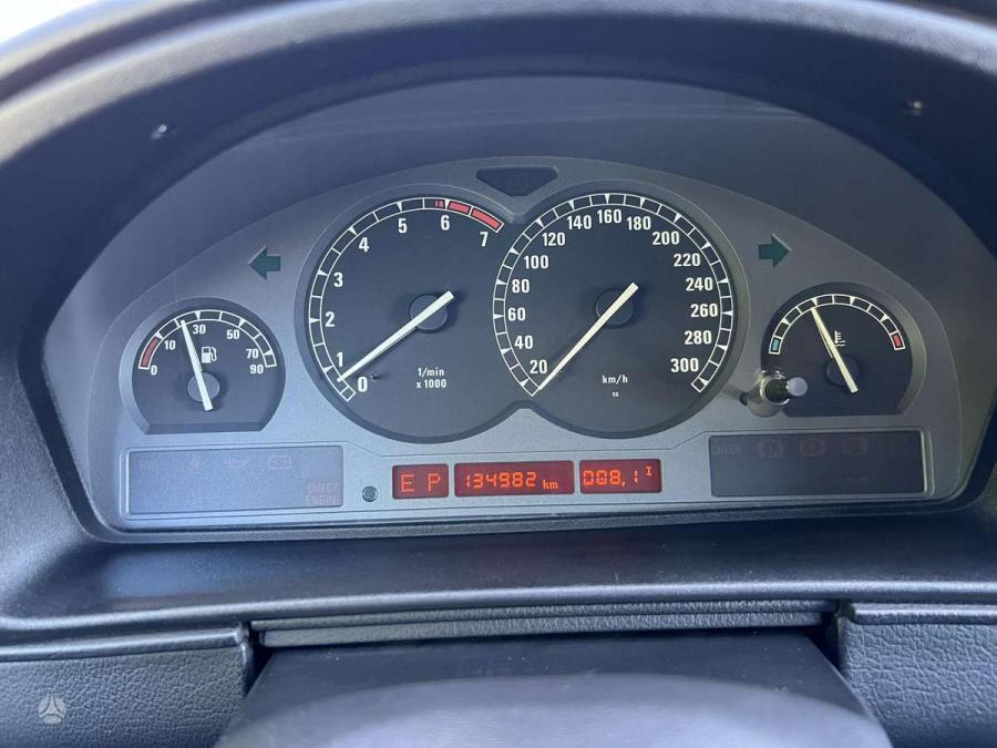 Grey BMW 850 1990 in Vilnius, with an engine capacity of 4.99 L and mileage of 135 thousand km for 27100 €, photo 14 on AUTOMOTO.COM.LV