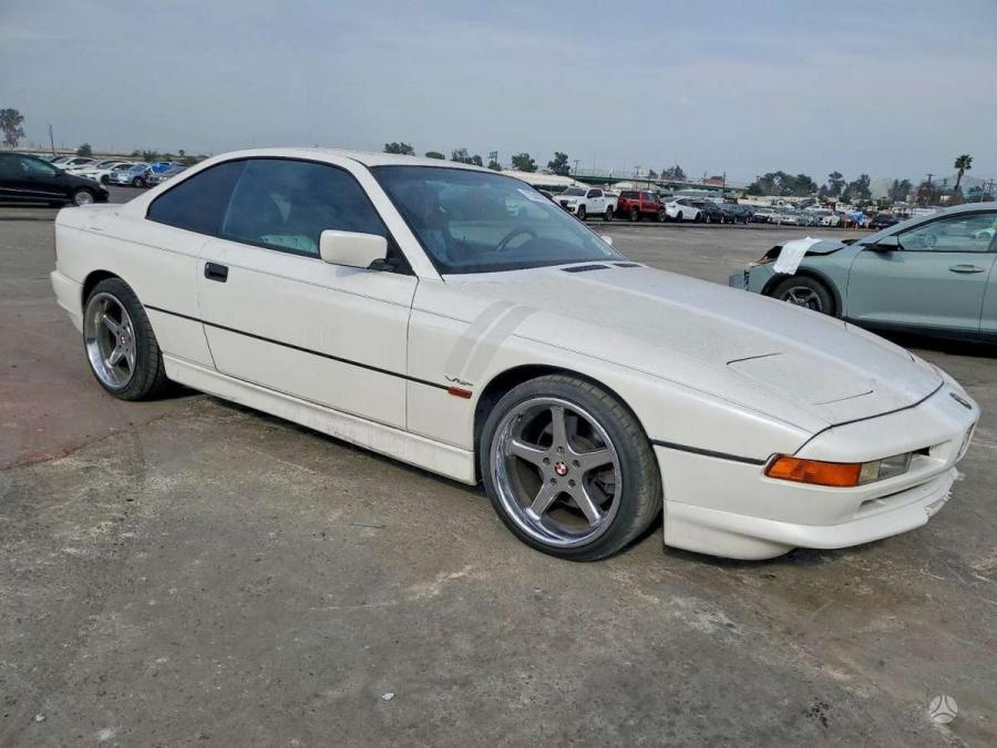 Balts BMW 850 1991 Viļņa, ar dzinēja tilpumu 4.99 L un nobraukumu 100 tūkst. km par 12000 €, foto 1 vietnē AUTOMOTO.COM.LV
