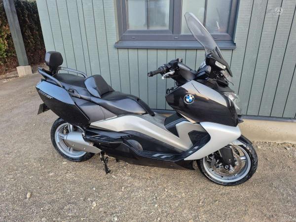 Black BMW C 650GT 2013 in Kursenai, with an engine capacity of 0.65 L and mileage of 30 thousand km for 3399 €, photo 2 on AUTOMOTO.COM.LV