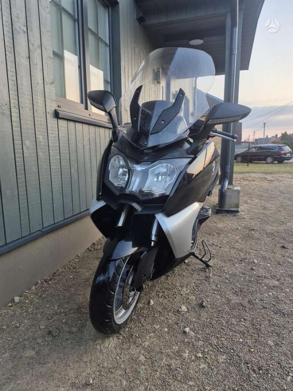Black BMW C 650GT 2013 in Kursenai, with an engine capacity of 0.65 L and mileage of 30 thousand km for 3399 €, photo 6 on AUTOMOTO.COM.LV
