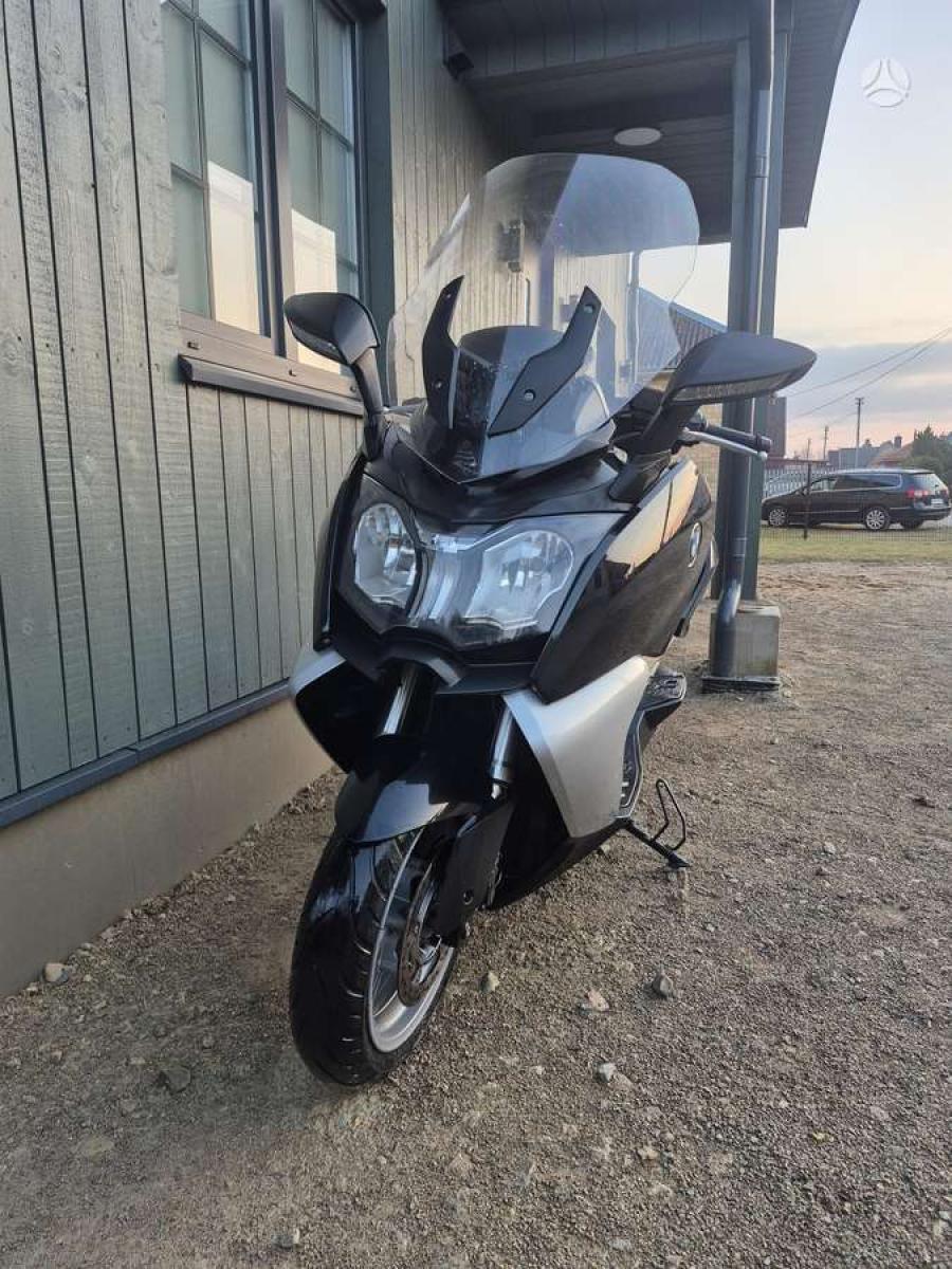 Black BMW C 650GT 2013 in Kursenai, with an engine capacity of 0.65 L and mileage of 30 thousand km for 3399 €, photo 7 on AUTOMOTO.COM.LV