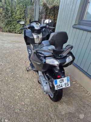 Black BMW C 650GT 2013 in Kursenai, with an engine capacity of 0.65 L and mileage of 30 thousand km for 3399 €, photo 9 on AUTOMOTO.COM.LV