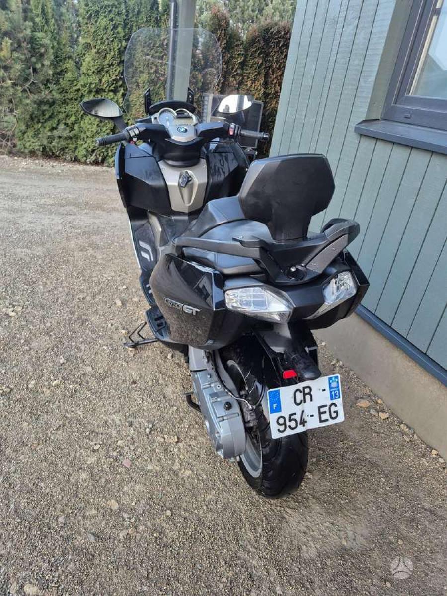 Black BMW C 650GT 2013 in Kursenai, with an engine capacity of 0.65 L and mileage of 30 thousand km for 3399 €, photo 9 on AUTOMOTO.COM.LV