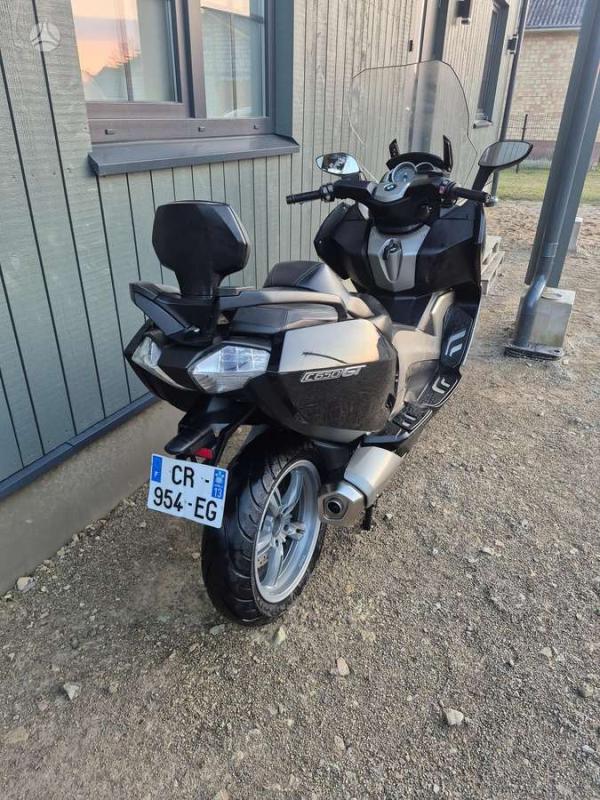 Black BMW C 650GT 2013 in Kursenai, with an engine capacity of 0.65 L and mileage of 30 thousand km for 3399 €, photo 9 on AUTOMOTO.COM.LV