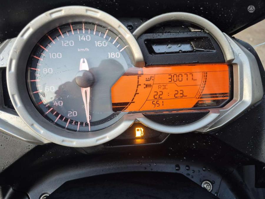 Black BMW C 650GT 2013 in Kursenai, with an engine capacity of 0.65 L and mileage of 30 thousand km for 3399 €, photo 12 on AUTOMOTO.COM.LV