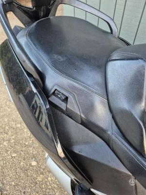 Black BMW C 650GT 2013 in Kursenai, with an engine capacity of 0.65 L and mileage of 30 thousand km for 3399 €, photo 15 on AUTOMOTO.COM.LV