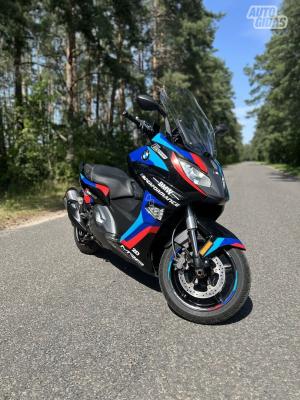 Black BMW C 650GT 2016 in Kaunas, with an engine capacity of 0.65 L and mileage of 32 thousand km for 4300 €, photo 8 on AUTOMOTO.COM.LV