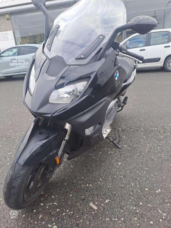 Black BMW C 650GT 2017 in Panevezys, with an engine capacity of 0.65 L and mileage of 33 thousand km for 4200 €, photo 3 on AUTOMOTO.COM.LV