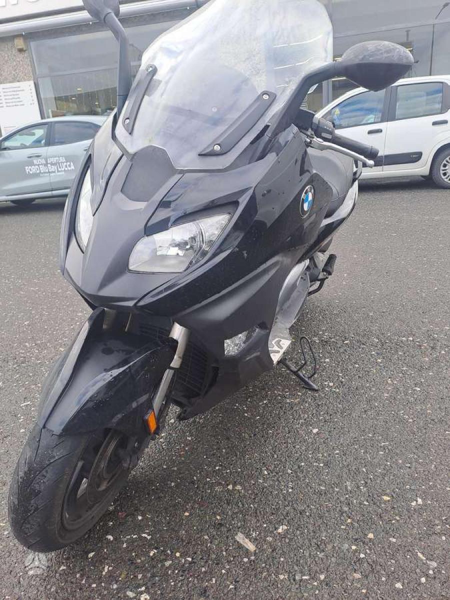 Black BMW C 650GT 2017 in Panevezys, with an engine capacity of 0.65 L and mileage of 33 thousand km for 4200 €, photo 3 on AUTOMOTO.COM.LV