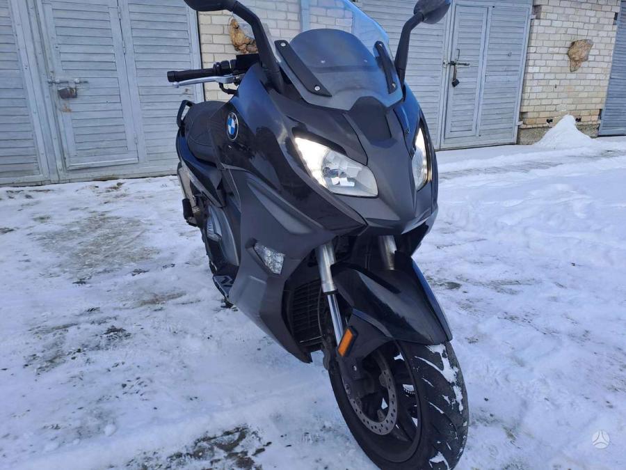 Melns BMW C 650GT 2017 Panevēža, ar dzinēja tilpumu 0.65 L un nobraukumu 34 tūkst. km par 4200 €, foto 3 vietnē AUTOMOTO.COM.LV