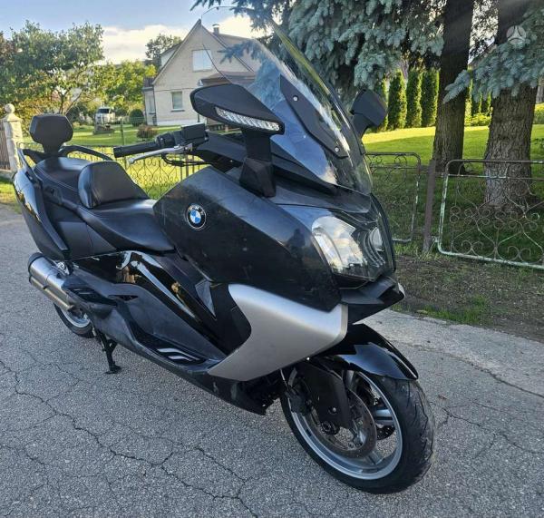 Black BMW C 650GT 2019 in Kelme, with an engine capacity of 0.65 L and mileage of 33 thousand km for 3000 €, photo 2 on AUTOMOTO.COM.LV