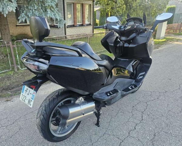Black BMW C 650GT 2019 in Kelme, with an engine capacity of 0.65 L and mileage of 33 thousand km for 3000 €, photo 4 on AUTOMOTO.COM.LV