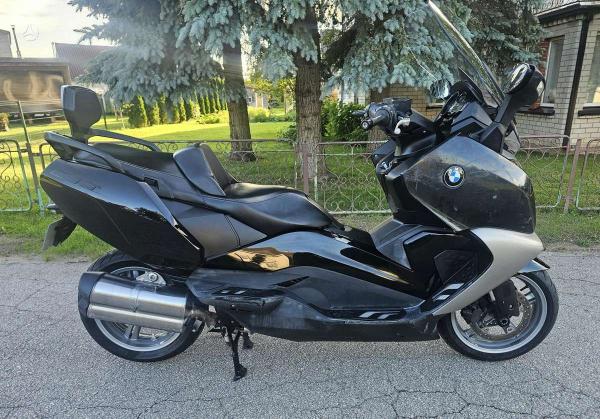 Black BMW C 650GT 2019 in Kelme, with an engine capacity of 0.65 L and mileage of 33 thousand km for 3000 €, photo 5 on AUTOMOTO.COM.LV