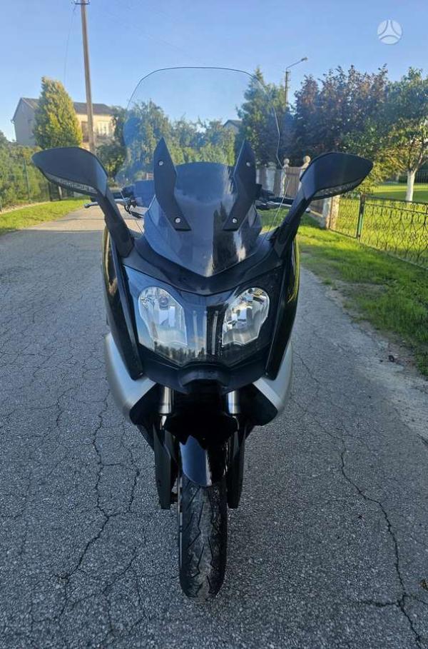 Black BMW C 650GT 2019 in Kelme, with an engine capacity of 0.65 L and mileage of 33 thousand km for 3000 €, photo 7 on AUTOMOTO.COM.LV