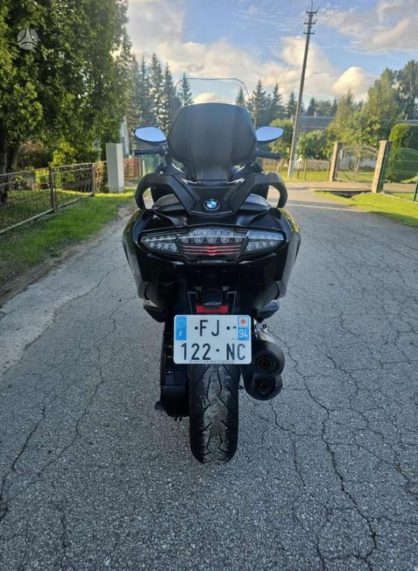 Black BMW C 650GT 2019 in Kelme, with an engine capacity of 0.65 L and mileage of 33 thousand km for 3000 €, photo 8 on AUTOMOTO.COM.LV