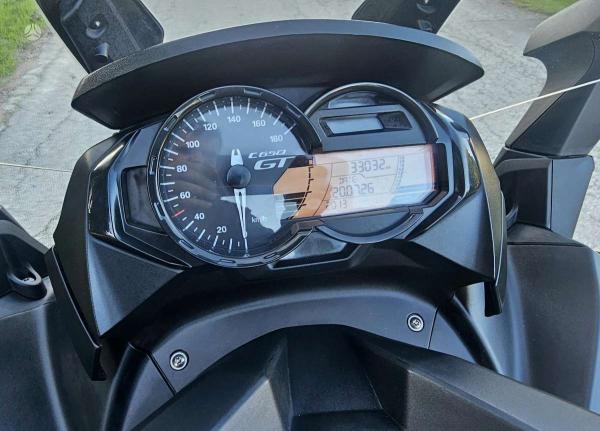 Black BMW C 650GT 2019 in Kelme, with an engine capacity of 0.65 L and mileage of 33 thousand km for 3000 €, photo 9 on AUTOMOTO.COM.LV