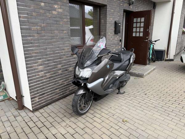 Brown BMW C 650GT 2014 in Vilnius, with an engine capacity of 0.65 L and mileage of 10 thousand km for 4700 €, photo 2 on AUTOMOTO.COM.LV