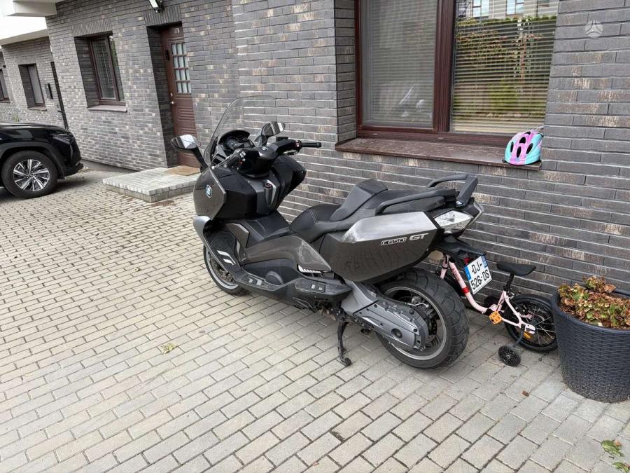 Brūns BMW C 650GT 2014 Viļņa, ar dzinēja tilpumu 0.65 L un nobraukumu 10 tūkst. km par 4700 €, foto 4 vietnē AUTOMOTO.COM.LV