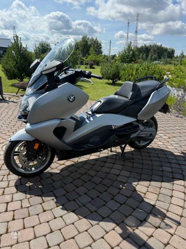 Grey BMW C 650GT 2014 in Panevezys, with an engine capacity of 0.65 L and mileage of 29 thousand km for 3070 €, photo 6 on AUTOMOTO.COM.LV