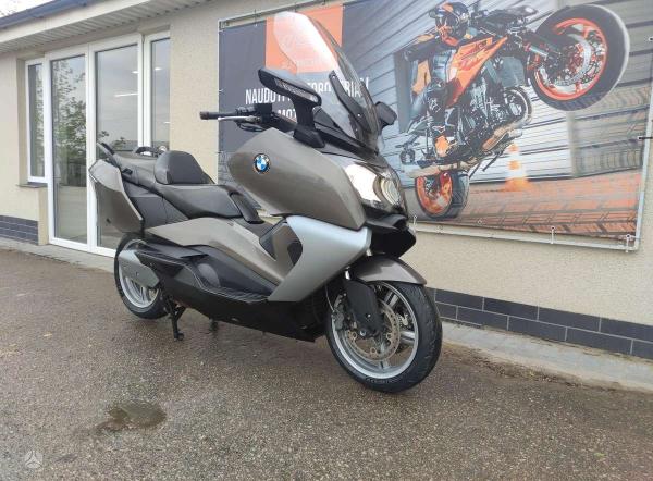 Pelēks BMW C 650GT 2015 Panevēža, ar dzinēja tilpumu 0.65 L un nobraukumu 21 tūkst. km par 4500 €, foto 1 vietnē AUTOMOTO.COM.LV