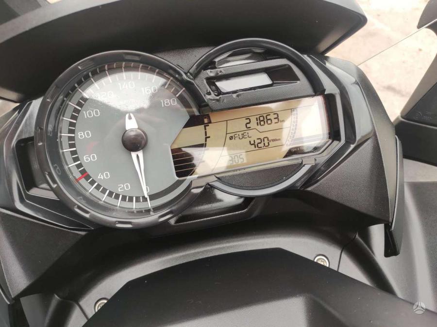 Pelēks BMW C 650GT 2015 Panevēža, ar dzinēja tilpumu 0.65 L un nobraukumu 21 tūkst. km par 4500 €, foto 9 vietnē AUTOMOTO.COM.LV