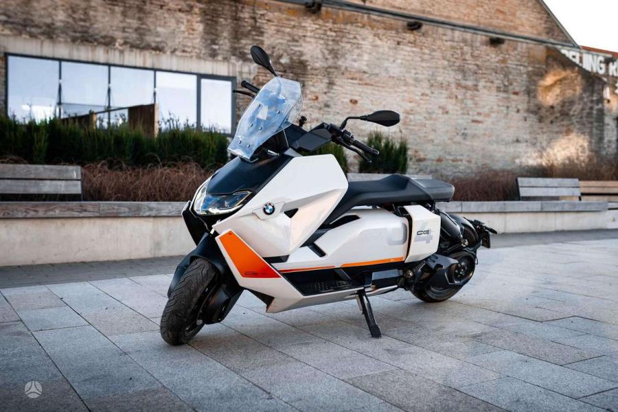 BMW CE 04 2022 in Tallinn, with an engine capacity of 0.00 L and mileage of 18 thousand km for 8500 €, photo 4 on AUTOMOTO.COM.LV