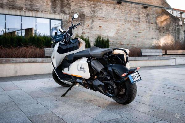 BMW CE 04 2022 in Tallinn, with an engine capacity of 0.00 L and mileage of 18 thousand km for 8500 €, photo 4 on AUTOMOTO.COM.LV
