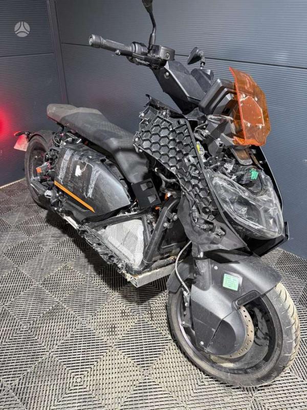 BMW CE 04 2023 in Taurage, with an engine capacity of 0.00 L and mileage of 10 thousand km for 3050 €, photo 1 on AUTOMOTO.COM.LV