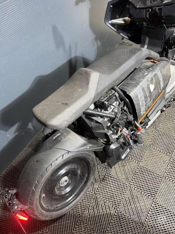 BMW CE 04 2023 in Taurage, with an engine capacity of 0.00 L and mileage of 10 thousand km for 3050 €, photo 3 on AUTOMOTO.COM.LV