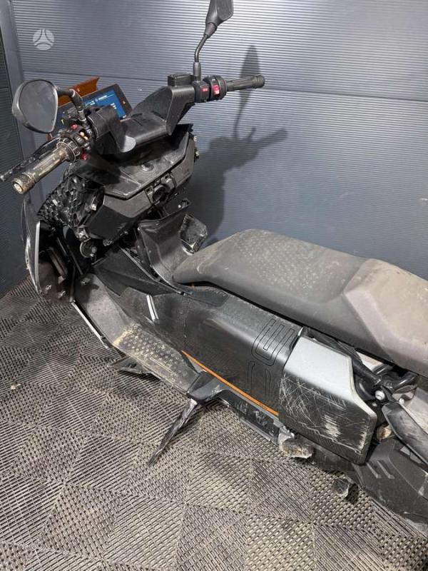 BMW CE 04 2023 in Taurage, with an engine capacity of 0.00 L and mileage of 10 thousand km for 3050 €, photo 5 on AUTOMOTO.COM.LV
