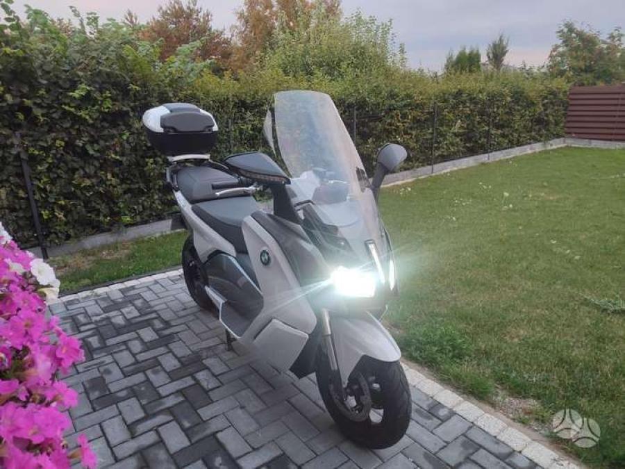 Balts BMW CE 04 2016 Klaipėda, ar dzinēja tilpumu 0.00 L un nobraukumu 7 tūkst. km par 5600 €, foto 21 vietnē AUTOMOTO.COM.LV