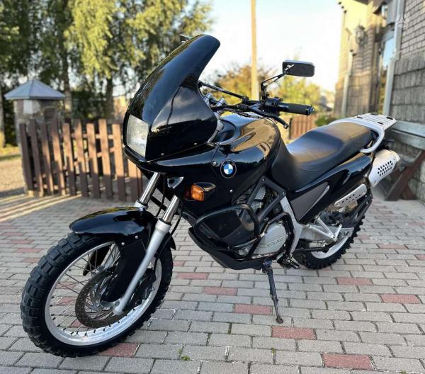 BMW F 650 1996 in Telschi on AUTOMOTO.COM.LV Black BMW F 650 1996 in Telschi, with an engine capacity of 0.65 L and mileage of 36 thousand km for 1600 €, photo 5 on AUTOMOTO.COM.LV