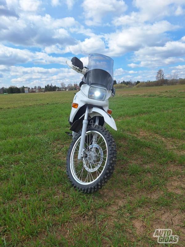 Balts BMW F 650 1997 Jonava, ar dzinēja tilpumu 0.65 L un nobraukumu 76 tūkst. km par 1550 €, foto 3 vietnē AUTOMOTO.COM.LV