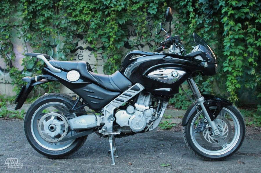 Melns BMW F 650CS 2005 Viļņa, ar dzinēja tilpumu 0.65 L un nobraukumu 18 tūkst. km par 1800 €, foto 1 vietnē AUTOMOTO.COM.LV