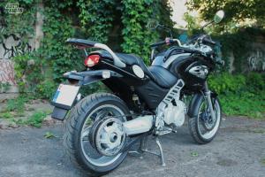 Melns BMW F 650CS 2005 Viļņa, ar dzinēja tilpumu 0.65 L un nobraukumu 18 tūkst. km par 1800 €, foto 6 vietnē AUTOMOTO.COM.LV