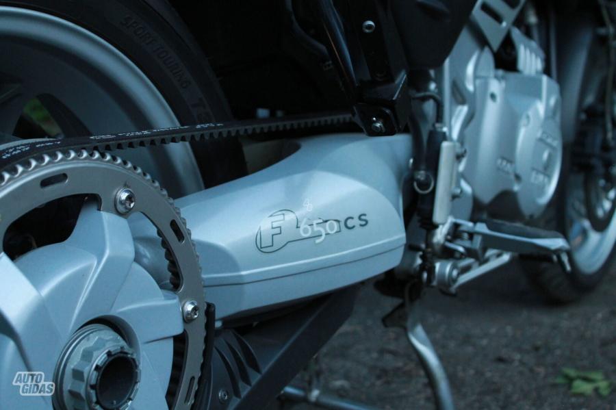 Melns BMW F 650CS 2005 Viļņa, ar dzinēja tilpumu 0.65 L un nobraukumu 18 tūkst. km par 1800 €, foto 15 vietnē AUTOMOTO.COM.LV