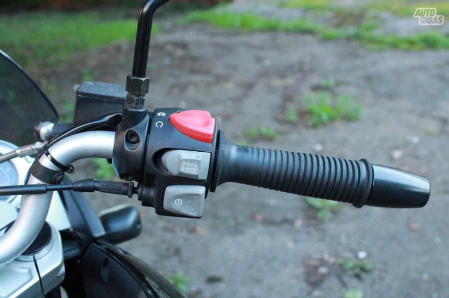 Melns BMW F 650CS 2005 Viļņa, ar dzinēja tilpumu 0.65 L un nobraukumu 18 tūkst. km par 1800 €, foto 22 vietnē AUTOMOTO.COM.LV