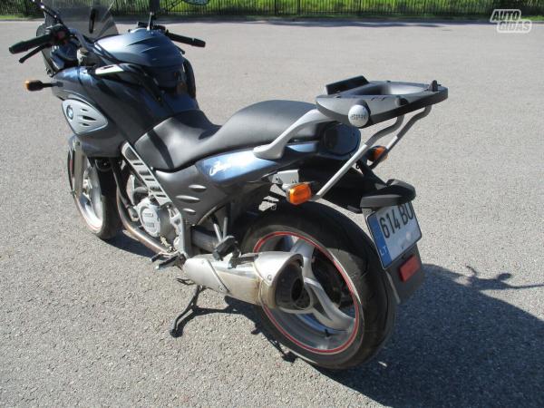 Zils BMW F 650CS 2004 Kauņa, ar dzinēja tilpumu 0.65 L un nobraukumu 39 tūkst. km par 1800 €, foto 9 vietnē AUTOMOTO.COM.LV