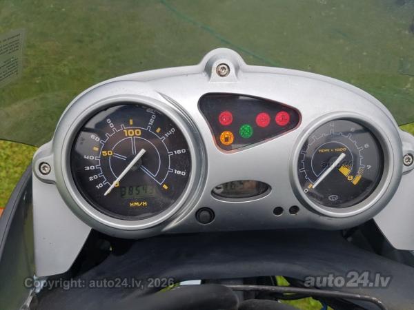 Серый БМВ F 650CS 2002 в Таллин, объемом двигателя 0.65 л и пробегом 50 тыс. км за 1984 €, фото 2 на AUTOMOTO.COM.LV