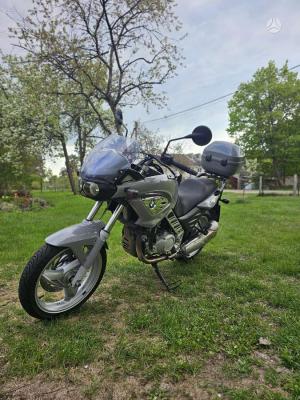 Grey BMW F 650CS 2002 in Vilnius, with an engine capacity of 0.65 L and mileage of 71 thousand km for 1749 €, photo 5 on AUTOMOTO.COM.LV