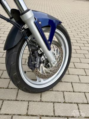 BMW F 650CS 2002 in Vilnius, with an engine capacity of 0.00 L and mileage of 0 thousand km for 1300 €, photo 6 on AUTOMOTO.COM.LV