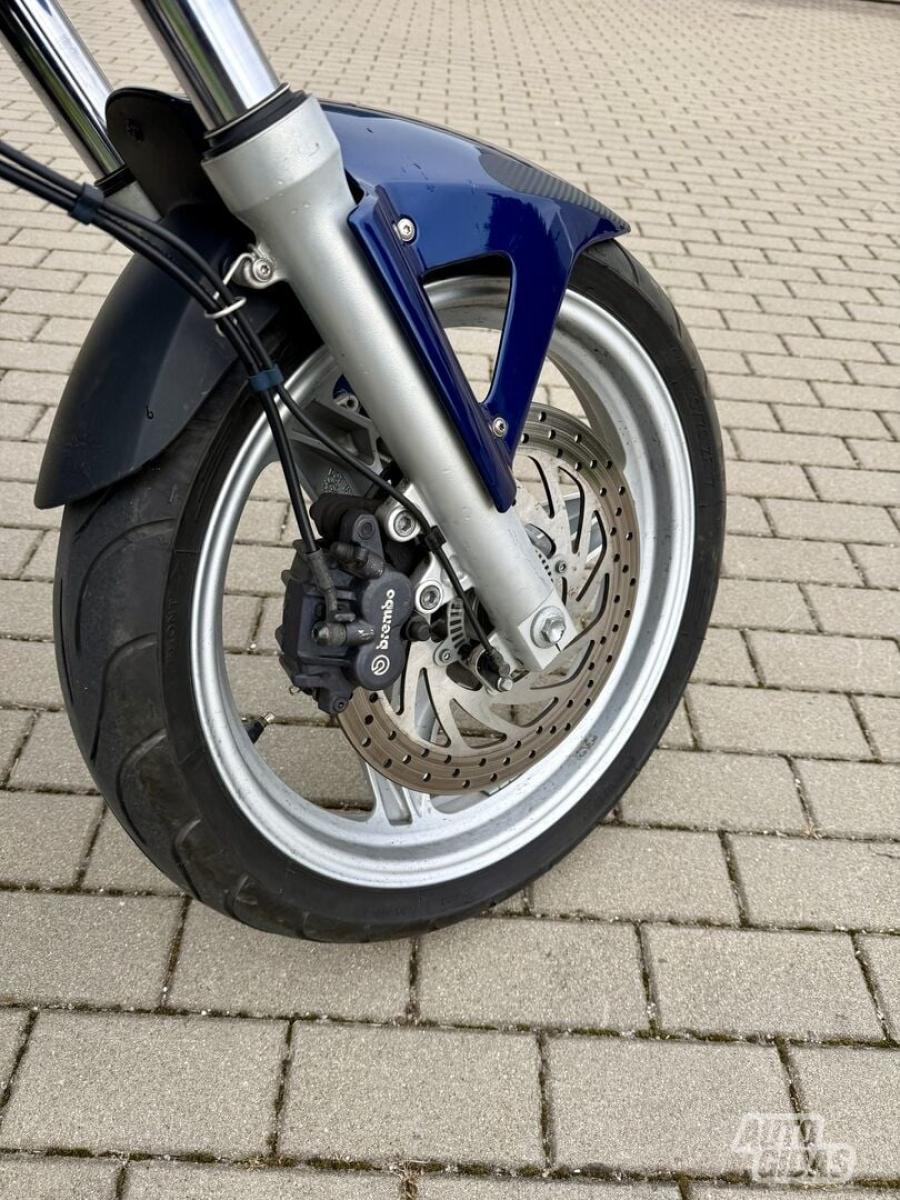 BMW F 650CS 2002 in Vilnius, with an engine capacity of 0.00 L and mileage of 0 thousand km for 1300 €, photo 6 on AUTOMOTO.COM.LV