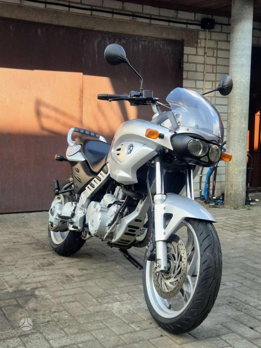 BMW F 650CS 2003 in Prienai, with an engine capacity of 0.65 L and mileage of 68 thousand km for 1350 €, photo 4 on AUTOMOTO.COM.LV