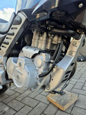 BMW F 650CS 2003 in Prienai, with an engine capacity of 0.65 L and mileage of 11 thousand km for 1650 €, photo 23 on AUTOMOTO.COM.LV