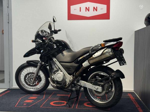 Black BMW F 650GS 2001 in Tallinn, with an engine capacity of 0.65 L and mileage of 39 thousand km for 1999 €, photo 2 on AUTOMOTO.COM.LV