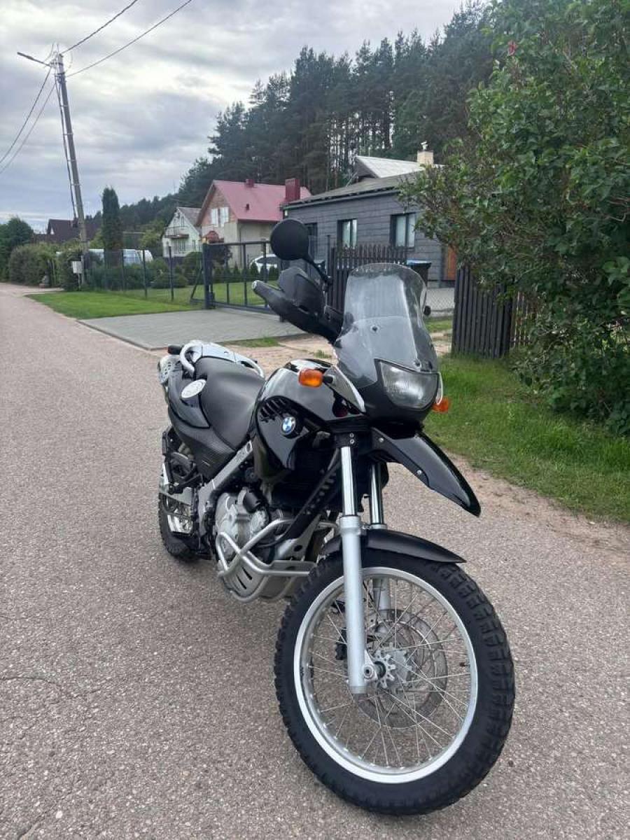 Melns BMW F 650GS 2001 Viļņa, ar dzinēja tilpumu 0.65 L un nobraukumu 39 tūkst. km par 2299 €, foto 1 vietnē AUTOMOTO.COM.LV