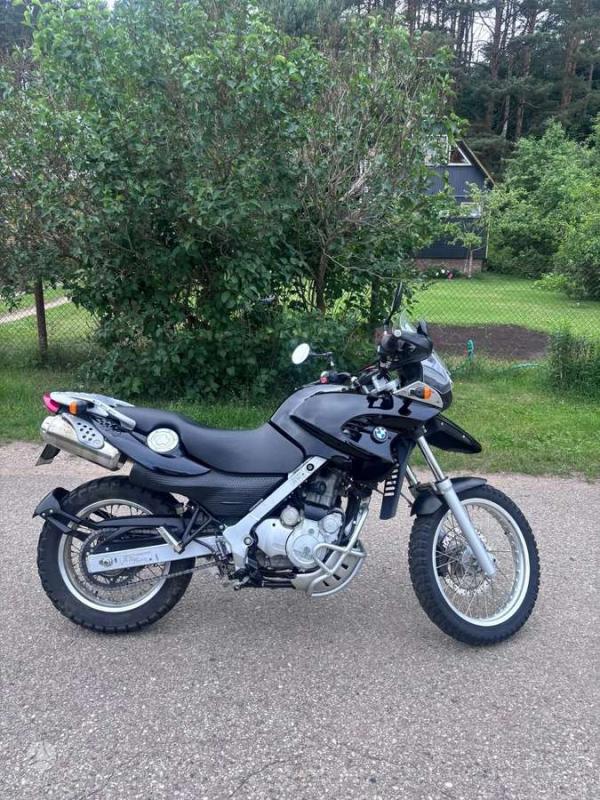 Black BMW F 650GS 2001 in Vilnius, with an engine capacity of 0.65 L and mileage of 39 thousand km for 2299 €, photo 2 on AUTOMOTO.COM.LV