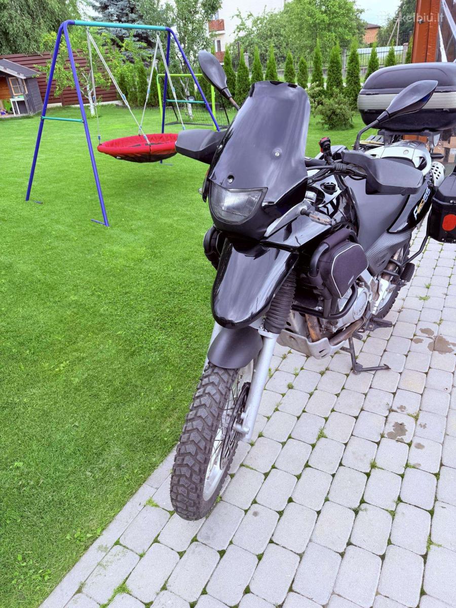 Black BMW F 650GS 2003 in Vilnius, with an engine capacity of 0.65 L and mileage of 54 thousand km for 2400 €, photo 4 on AUTOMOTO.COM.LV